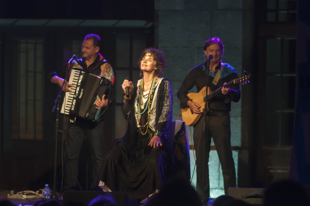 ODJILA RUSKO - ROMSKA ROMANSA | Događanja | Lisinski